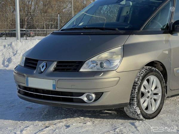 Black Renault Espace 2011 in Taurage, with an engine capacity of 2.00 L and mileage of 277 thousand km for 3400 €, photo 2 on AUTOMOTO.COM.LV
