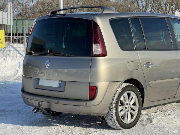 Black Renault Espace 2011 in Taurage, with an engine capacity of 2.00 L and mileage of 277 thousand km for 3400 €, photo 7 on AUTOMOTO.COM.LV