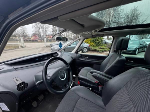 Black Renault Espace 2011 in Riga, with an engine capacity of 2.00 L and mileage of 227 thousand km for 5750 €, photo 2 on AUTOMOTO.COM.LV