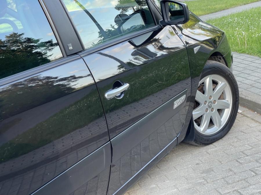 Melns Renault Espace 2011 Rīga, ar dzinēja tilpumu 2.00 L un nobraukumu 221 tūkst. km par 3900 €, foto 17 vietnē AUTOMOTO.COM.LV