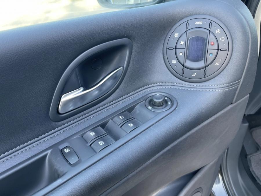 Melns Renault Espace 2011 Rīga, ar dzinēja tilpumu 2.00 L un nobraukumu 221 tūkst. km par 3900 €, foto 19 vietnē AUTOMOTO.COM.LV