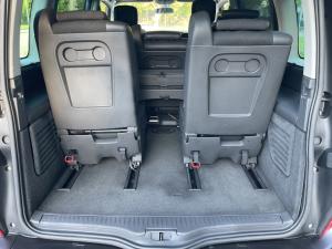 Melns Renault Espace 2011 Rīga, ar dzinēja tilpumu 2.00 L un nobraukumu 221 tūkst. km par 3900 €, foto 22 vietnē AUTOMOTO.COM.LV
