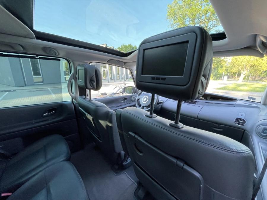 Melns Renault Espace 2011 Rīga, ar dzinēja tilpumu 2.00 L un nobraukumu 221 tūkst. km par 3900 €, foto 24 vietnē AUTOMOTO.COM.LV