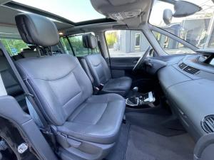 Melns Renault Espace 2011 Rīga, ar dzinēja tilpumu 2.00 L un nobraukumu 221 tūkst. km par 3900 €, foto 33 vietnē AUTOMOTO.COM.LV