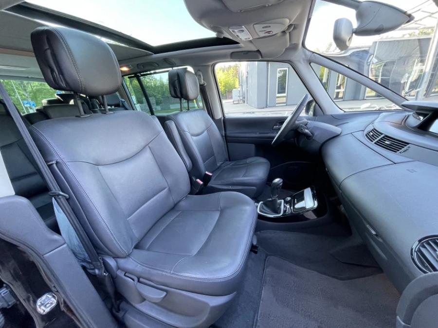Melns Renault Espace 2011 Rīga, ar dzinēja tilpumu 2.00 L un nobraukumu 221 tūkst. km par 3900 €, foto 33 vietnē AUTOMOTO.COM.LV