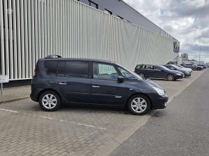 Black Renault Espace 2011 in Vilnius, with an engine capacity of 2.00 L and mileage of 200 thousand km for 2899 €, photo 5 on AUTOMOTO.COM.LV