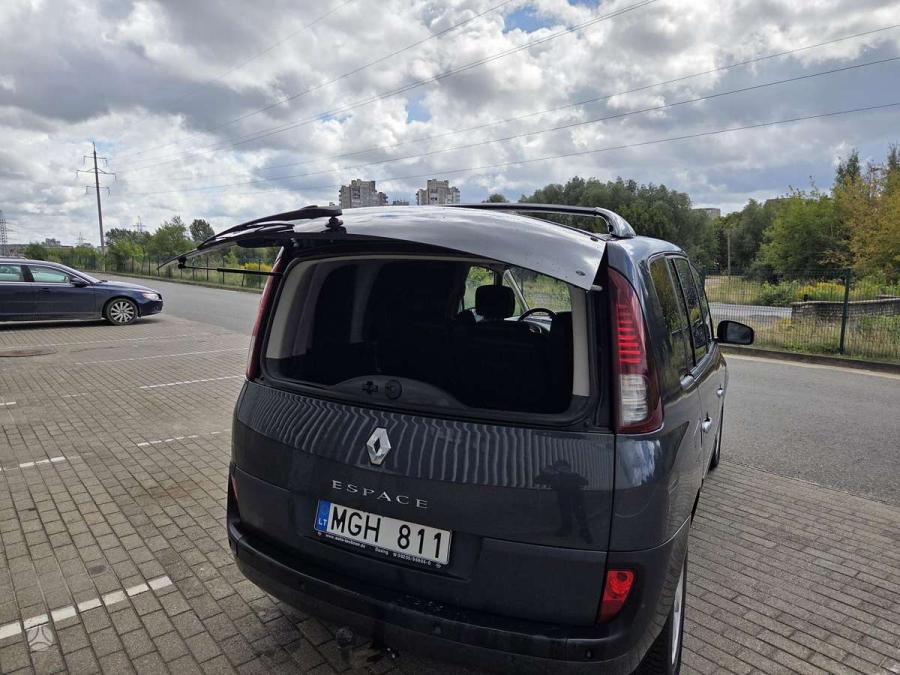 Black Renault Espace 2011 in Vilnius, with an engine capacity of 2.00 L and mileage of 200 thousand km for 2899 €, photo 9 on AUTOMOTO.COM.LV