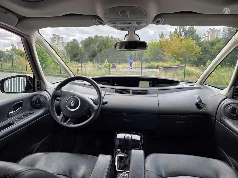 Black Renault Espace 2011 in Vilnius, with an engine capacity of 2.00 L and mileage of 200 thousand km for 2899 €, photo 11 on AUTOMOTO.COM.LV