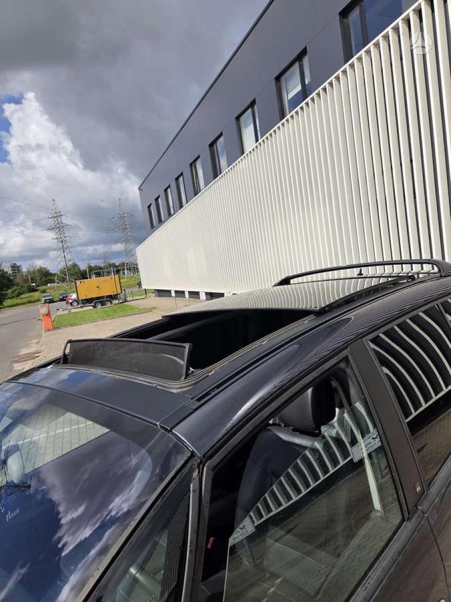 Black Renault Espace 2011 in Vilnius, with an engine capacity of 2.00 L and mileage of 200 thousand km for 2899 €, photo 14 on AUTOMOTO.COM.LV