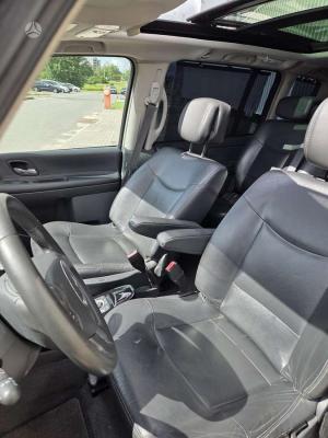 Black Renault Espace 2011 in Vilnius, with an engine capacity of 2.00 L and mileage of 200 thousand km for 2899 €, photo 15 on AUTOMOTO.COM.LV
