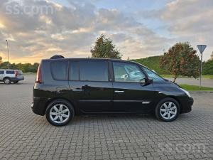 Black Renault Espace 2011 in Riga, with an engine capacity of 2.00 L and mileage of 258 thousand km for 4750 €, photo 6 on AUTOMOTO.COM.LV