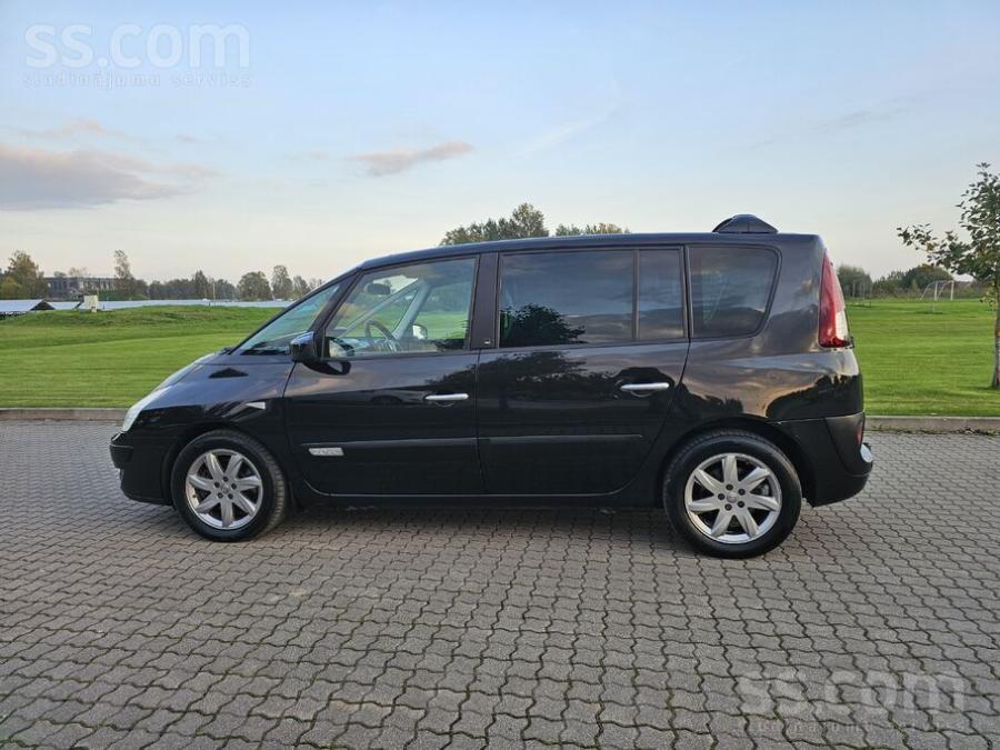 Black Renault Espace 2011 in Riga, with an engine capacity of 2.00 L and mileage of 258 thousand km for 4750 €, photo 7 on AUTOMOTO.COM.LV