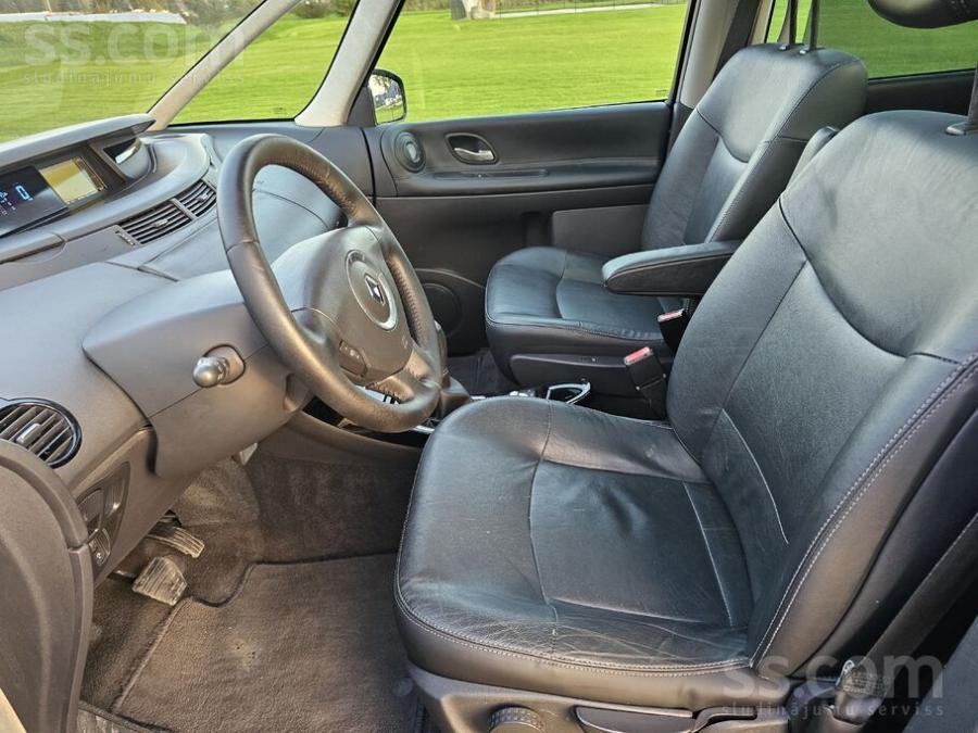 Black Renault Espace 2011 in Riga, with an engine capacity of 2.00 L and mileage of 258 thousand km for 4750 €, photo 10 on AUTOMOTO.COM.LV