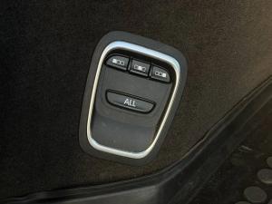 Melns Renault Espace 2015 Rīga, ar dzinēja tilpumu 1.60 L un nobraukumu 195 tūkst. km par 10500 €, foto 28 vietnē AUTOMOTO.COM.LV