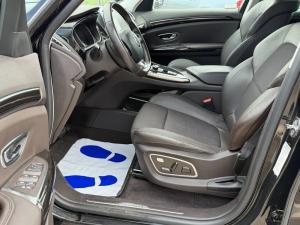 Black Renault Espace 2016 in Riga, with an engine capacity of 1.60 L and mileage of 200 thousand km for 9350 €, photo 9 on AUTOMOTO.COM.LV