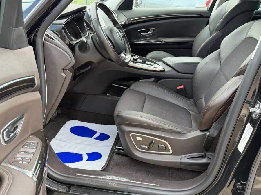 Black Renault Espace 2016 in Riga, with an engine capacity of 1.60 L and mileage of 200 thousand km for 9350 €, photo 9 on AUTOMOTO.COM.LV