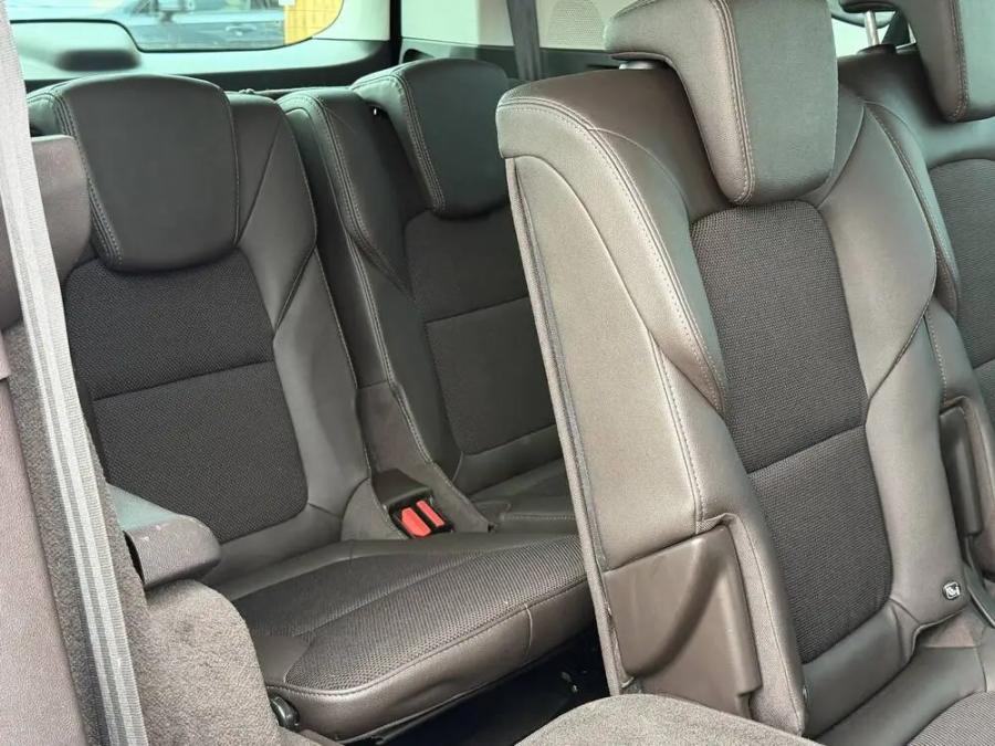 Black Renault Espace 2016 in Riga, with an engine capacity of 1.60 L and mileage of 200 thousand km for 9350 €, photo 14 on AUTOMOTO.COM.LV