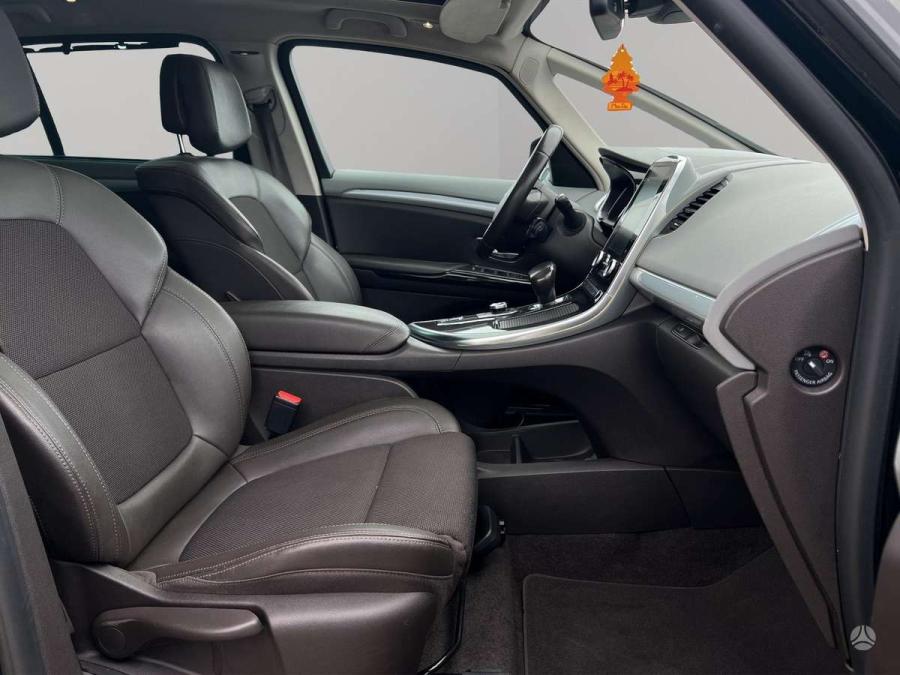 Melns Renault Espace 2016 Kauņa, ar dzinēja tilpumu 1.60 L un nobraukumu 220 tūkst. km par 9999 €, foto 9 vietnē AUTOMOTO.COM.LV