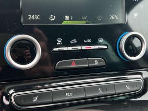 Melns Renault Espace 2016 Kauņa, ar dzinēja tilpumu 1.60 L un nobraukumu 220 tūkst. km par 9999 €, foto 17 vietnē AUTOMOTO.COM.LV