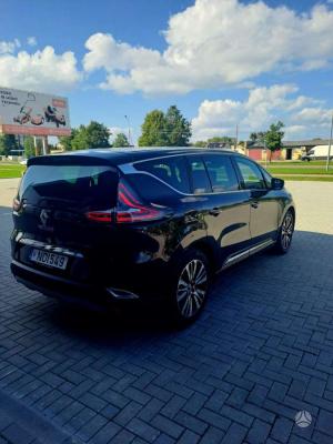 Black Renault Espace 2016 in Mazeikiai, with an engine capacity of 1.60 L and mileage of 252 thousand km for 9600 €, photo 5 on AUTOMOTO.COM.LV