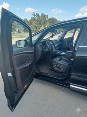 Black Renault Espace 2016 in Mazeikiai, with an engine capacity of 1.60 L and mileage of 252 thousand km for 9600 €, photo 10 on AUTOMOTO.COM.LV