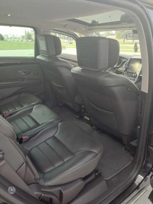 Black Renault Espace 2016 in Mazeikiai, with an engine capacity of 1.60 L and mileage of 252 thousand km for 9600 €, photo 13 on AUTOMOTO.COM.LV