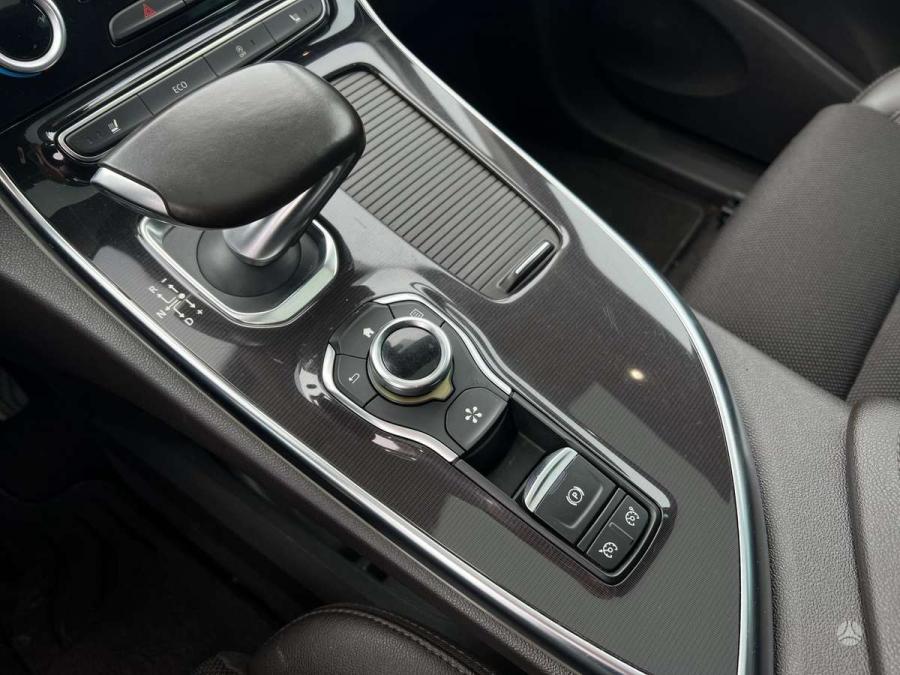 Black Renault Espace 2016 in Kaunas, with an engine capacity of 1.60 L and mileage of 220 thousand km for 9999 €, photo 16 on AUTOMOTO.COM.LV