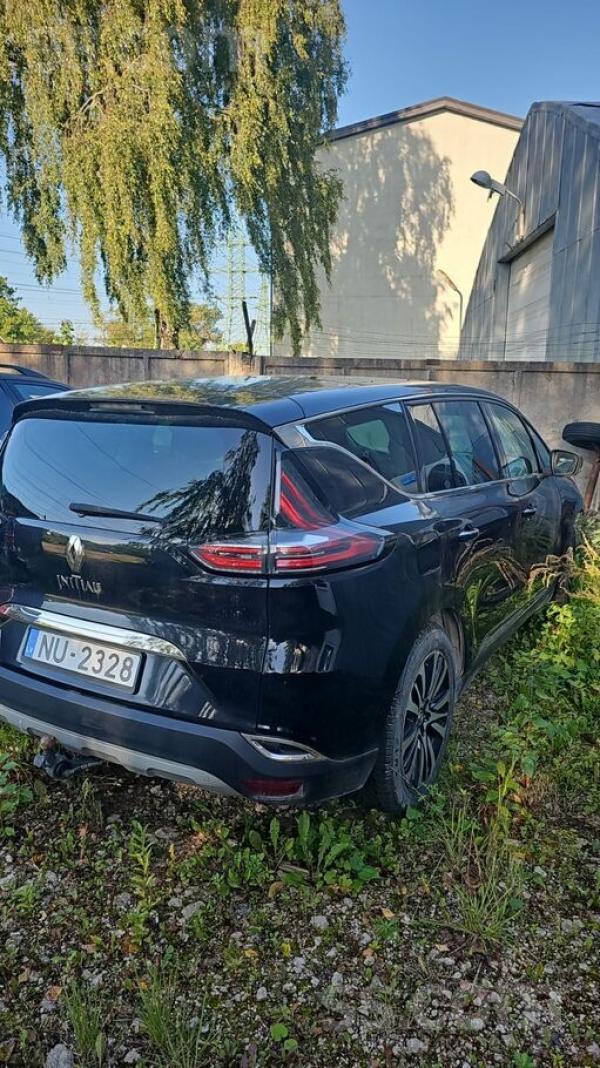Renault Espace 2016 in Riga on AUTOMOTO.COM.LV Black Renault Espace 2016 in Riga, with an engine capacity of 1.60 L and mileage of 220 thousand km for 6000 €, photo 3 on AUTOMOTO.COM.LV