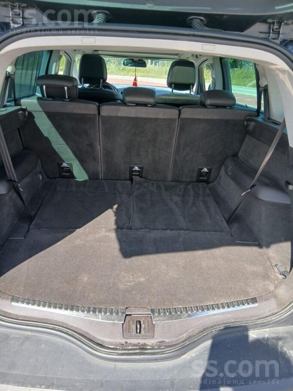 Black Renault Espace 2016 in Liepaja, with an engine capacity of 1.60 L and mileage of 167 thousand km for 10000 €, photo 6 on AUTOMOTO.COM.LV