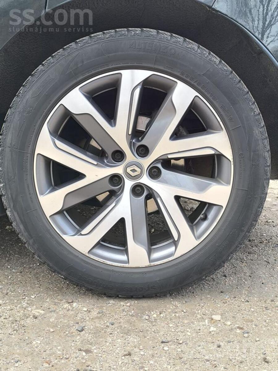 Black Renault Espace 2016 in Riga, with an engine capacity of 1.60 L and mileage of 178 thousand km for 10500 €, photo 8 on AUTOMOTO.COM.LV