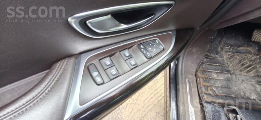 Black Renault Espace 2016 in Riga, with an engine capacity of 1.60 L and mileage of 178 thousand km for 10500 €, photo 9 on AUTOMOTO.COM.LV
