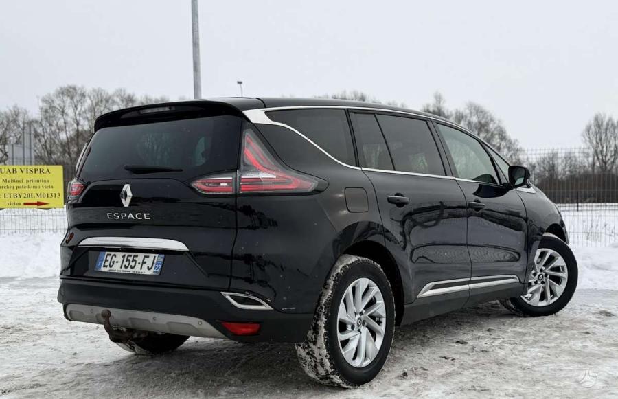 Melns Renault Espace 2017 Tauragė, ar dzinēja tilpumu 1.60 L un nobraukumu 233 tūkst. km par 8200 €, foto 15 vietnē AUTOMOTO.COM.LV