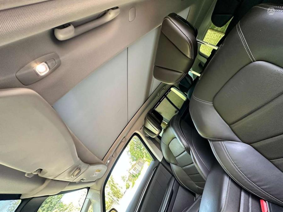 Black Renault Espace 2018 in Siauliai, with an engine capacity of 1.60 L and mileage of 129 thousand km for 12950 €, photo 18 on AUTOMOTO.COM.LV