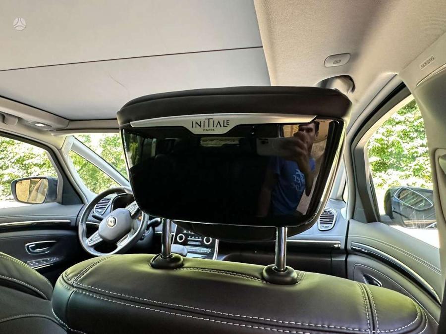 Black Renault Espace 2018 in Siauliai, with an engine capacity of 1.60 L and mileage of 129 thousand km for 12950 €, photo 24 on AUTOMOTO.COM.LV