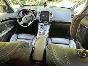 Black Renault Espace 2018 in Siauliai, with an engine capacity of 1.60 L and mileage of 129 thousand km for 12950 €, photo 26 on AUTOMOTO.COM.LV