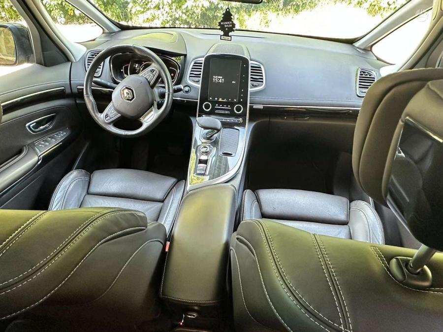 Black Renault Espace 2018 in Siauliai, with an engine capacity of 1.60 L and mileage of 129 thousand km for 12950 €, photo 26 on AUTOMOTO.COM.LV