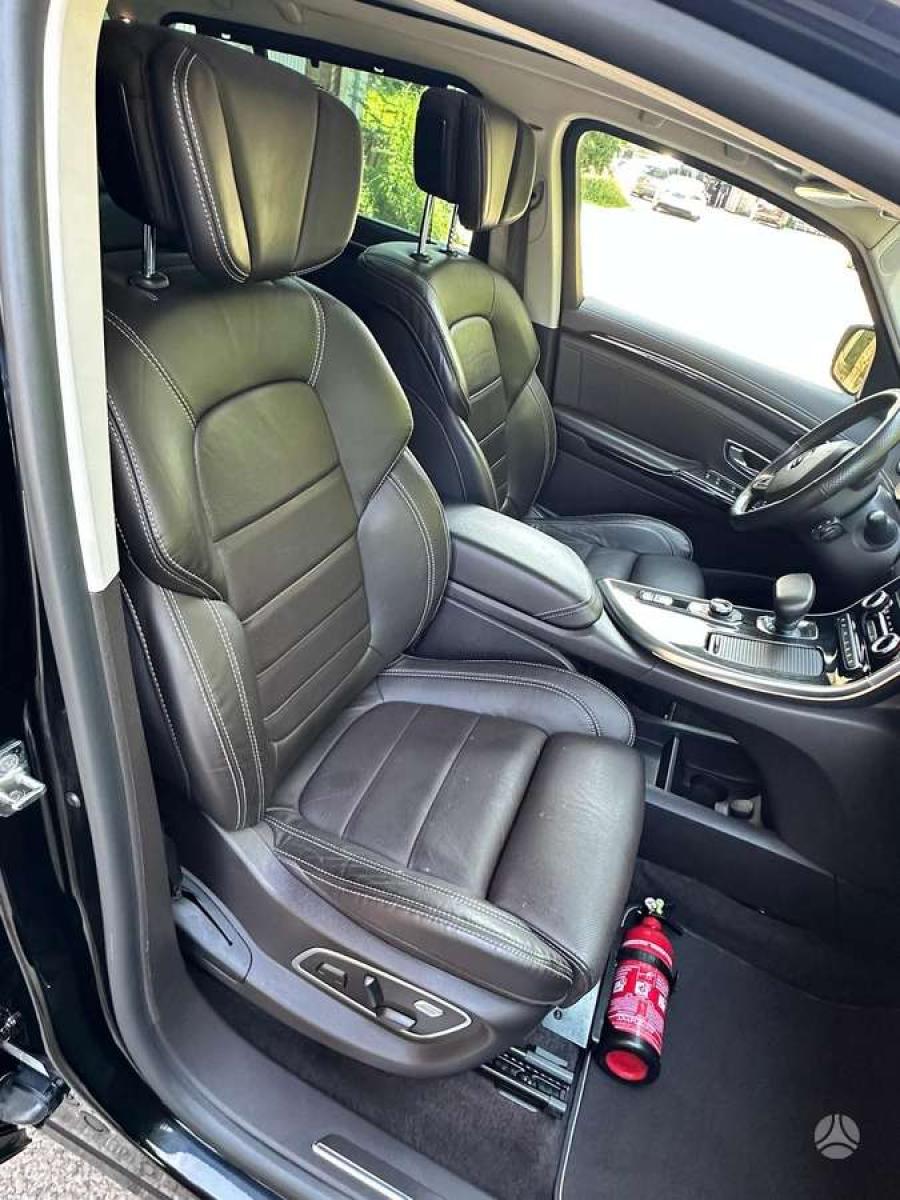 Black Renault Espace 2018 in Siauliai, with an engine capacity of 1.60 L and mileage of 129 thousand km for 12950 €, photo 27 on AUTOMOTO.COM.LV