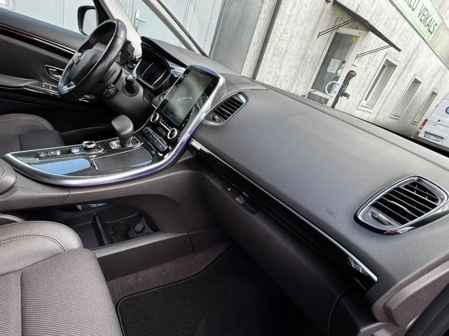 Melns Renault Espace 2018 Daugavpils, ar dzinēja tilpumu 1.60 L un nobraukumu 228 tūkst. km par 8950 €, foto 11 vietnē AUTOMOTO.COM.LV
