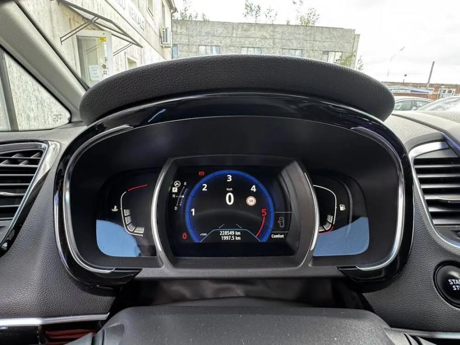 Melns Renault Espace 2018 Daugavpils, ar dzinēja tilpumu 1.60 L un nobraukumu 228 tūkst. km par 8950 €, foto 16 vietnē AUTOMOTO.COM.LV