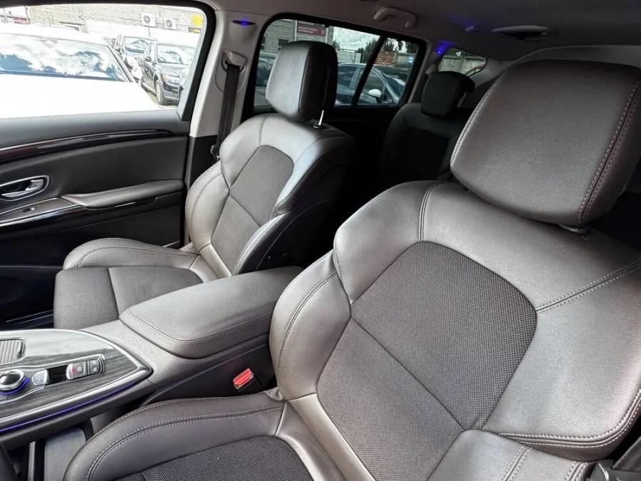 Melns Renault Espace 2018 Daugavpils, ar dzinēja tilpumu 1.60 L un nobraukumu 228 tūkst. km par 8950 €, foto 18 vietnē AUTOMOTO.COM.LV