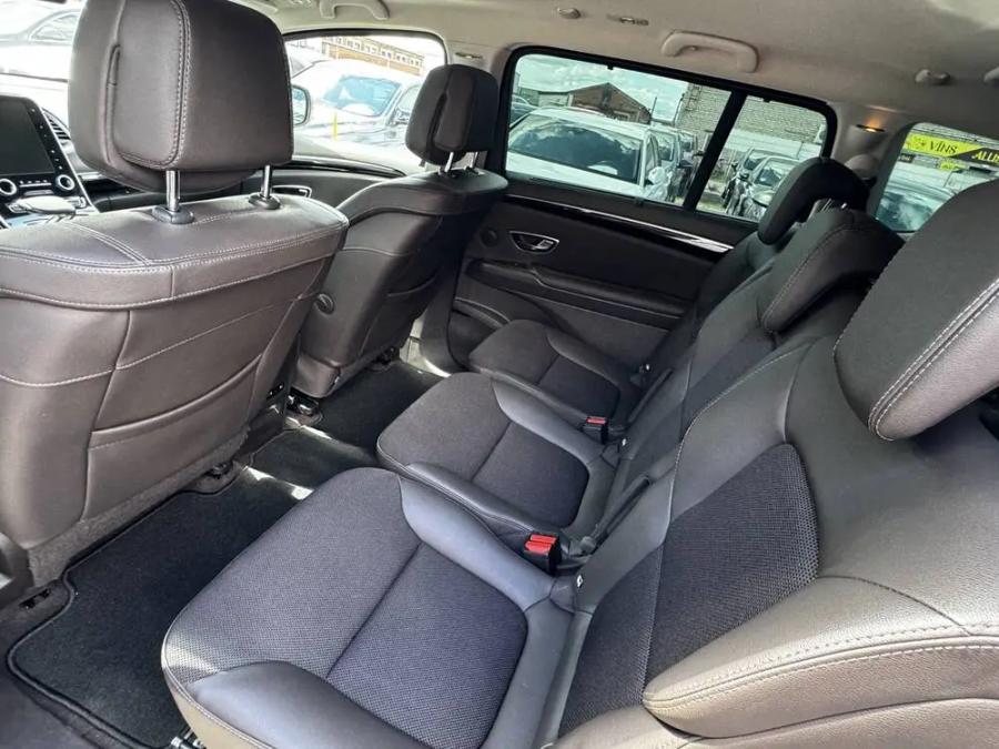 Melns Renault Espace 2018 Daugavpils, ar dzinēja tilpumu 1.60 L un nobraukumu 228 tūkst. km par 8950 €, foto 22 vietnē AUTOMOTO.COM.LV