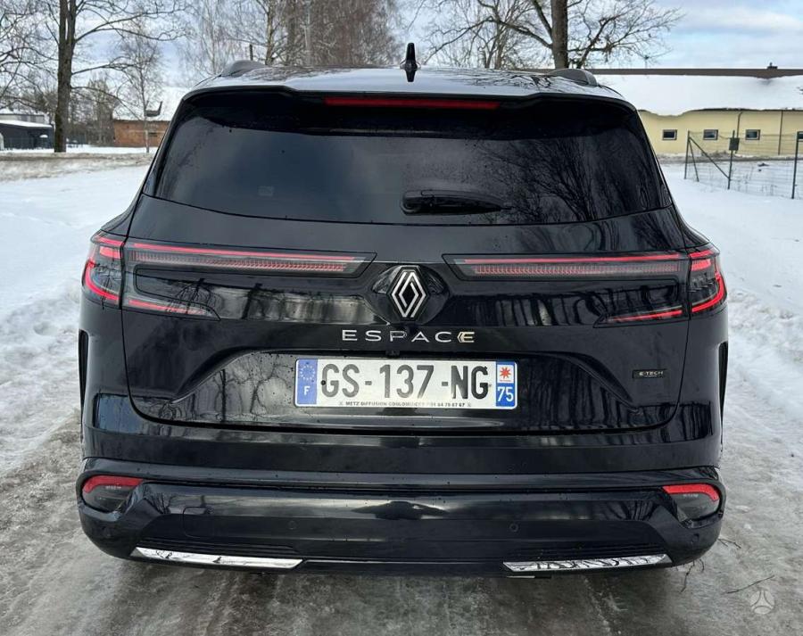 Black Renault Espace 2023 in Taurage, with an engine capacity of 1.20 L and mileage of 168 thousand km for 20800 €, photo 6 on AUTOMOTO.COM.LV