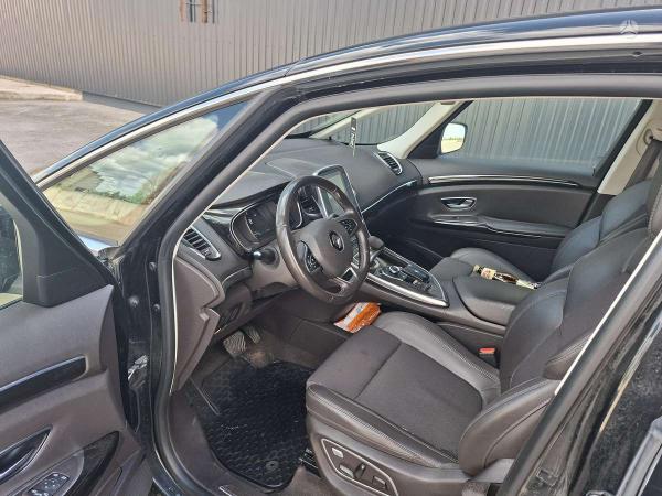 Melns Renault Espace 2015 Mažeikiai, ar dzinēja tilpumu 1.60 L un nobraukumu 253 tūkst. km par 6900 €, foto 9 vietnē AUTOMOTO.COM.LV