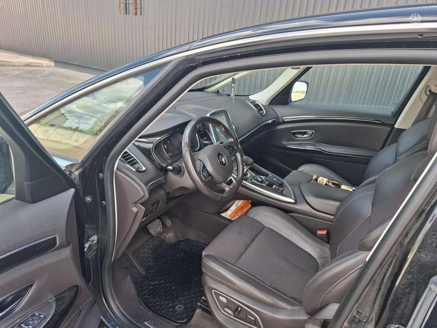 Melns Renault Espace 2015 Mažeikiai, ar dzinēja tilpumu 1.60 L un nobraukumu 253 tūkst. km par 6900 €, foto 9 vietnē AUTOMOTO.COM.LV