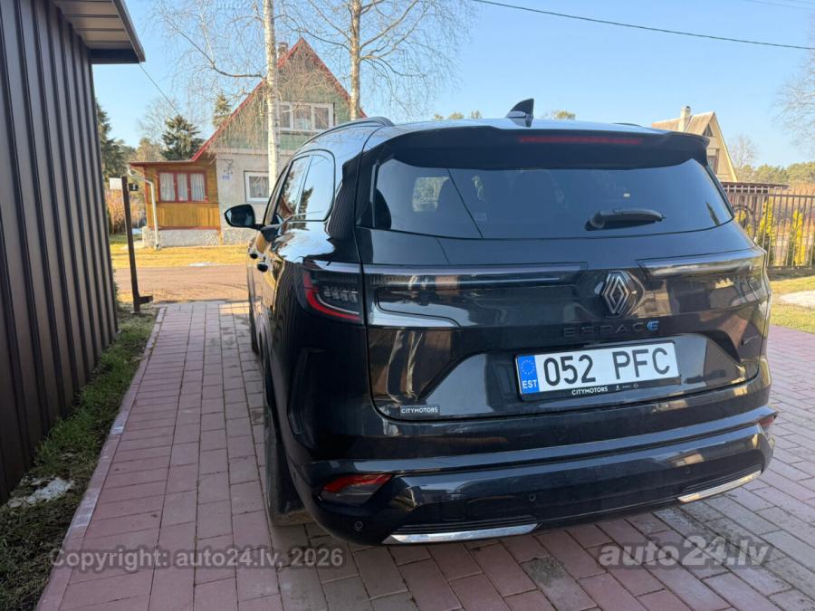 Black Renault Espace 2024 in Narva, with an engine capacity of 1.20 L and mileage of 11 thousand km for 40000 €, photo 2 on AUTOMOTO.COM.LV