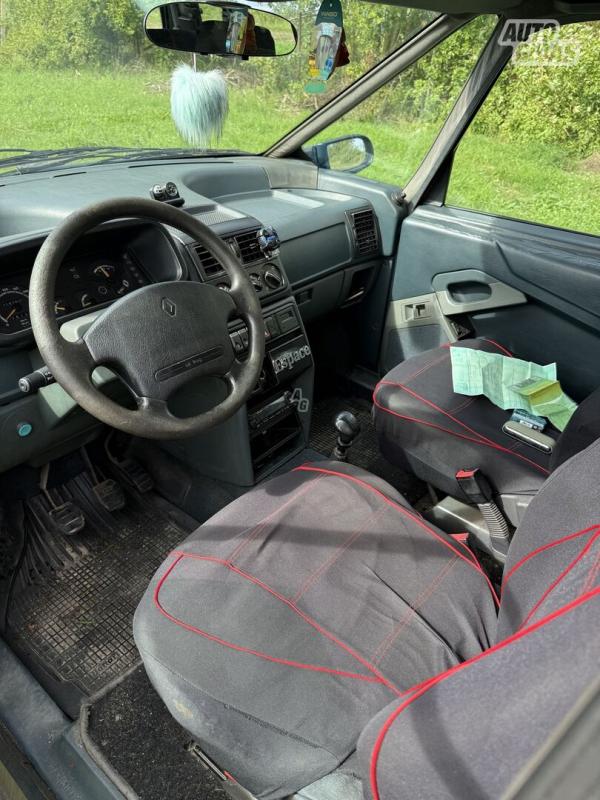 Zils Renault Espace 1995 Alīta, ar dzinēja tilpumu 2.00 L un nobraukumu 315 tūkst. km par 380 €, foto 8 vietnē AUTOMOTO.COM.LV