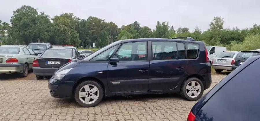 Blue Renault Espace 2004 in Valmiera, with an engine capacity of 2.20 L and mileage of 259 thousand km for 1350 €, photo 7 on AUTOMOTO.COM.LV