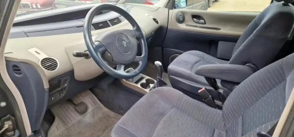Zils Renault Espace 2004 Valmiera, ar dzinēja tilpumu 2.20 L un nobraukumu 259 tūkst. km par 1350 €, foto 10 vietnē AUTOMOTO.COM.LV