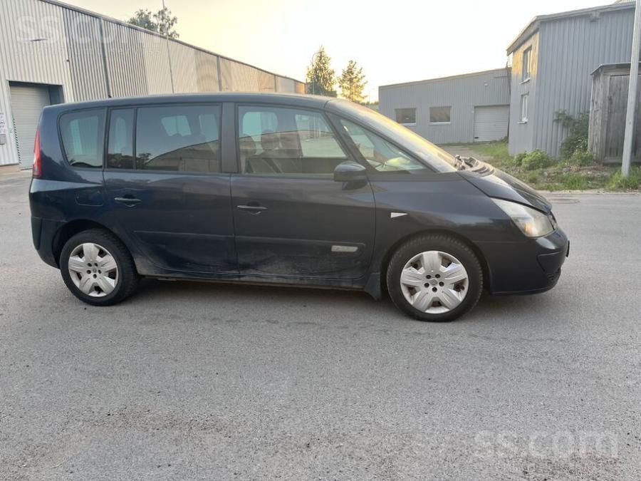Blue Renault Espace 2004 in Daugavpils, with an engine capacity of 2.20 L and mileage of 242 thousand km for 1000 €, photo 4 on AUTOMOTO.COM.LV