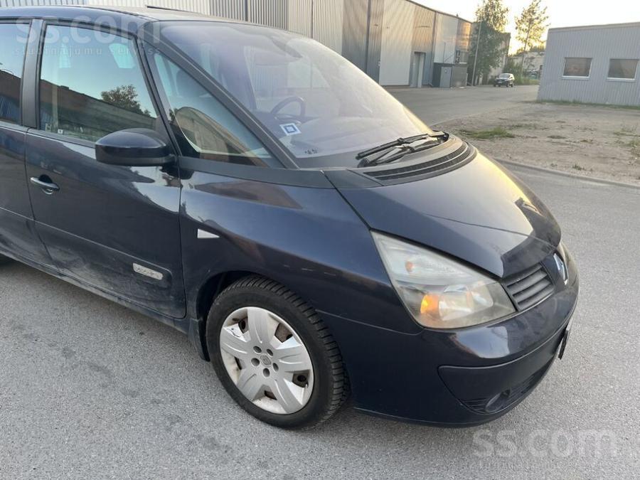 Blue Renault Espace 2004 in Daugavpils, with an engine capacity of 2.20 L and mileage of 242 thousand km for 1000 €, photo 5 on AUTOMOTO.COM.LV